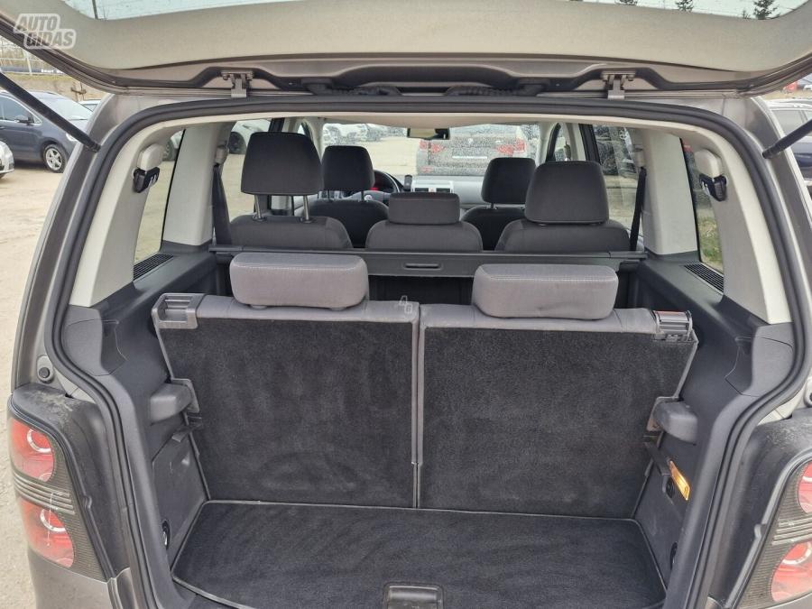 Volkswagen Touran 2009 Utena, ar dzinēja tilpumu 2.00 L un nobraukumu 257 tūkst. km par 4450 €, foto 33 vietnē AUTOMOTO.COM.LV