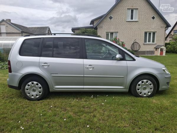 Volkswagen Touran 2009 in Vilkaviskis, with an engine capacity of 1.90 L and mileage of 281 thousand km for 3250 €, photo 4 on AUTOMOTO.COM.LV