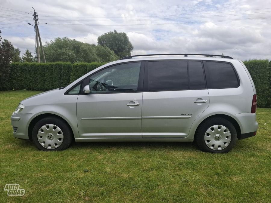 Volkswagen Touran 2009 Vilkaviškis, ar dzinēja tilpumu 1.90 L un nobraukumu 281 tūkst. km par 3250 €, foto 9 vietnē AUTOMOTO.COM.LV