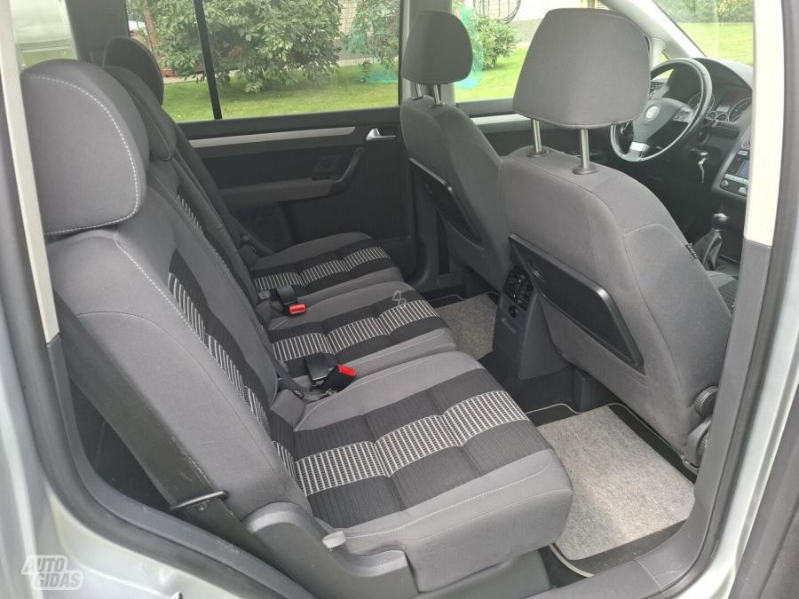 Volkswagen Touran 2009 Vilkaviškis, ar dzinēja tilpumu 1.90 L un nobraukumu 281 tūkst. km par 3250 €, foto 13 vietnē AUTOMOTO.COM.LV