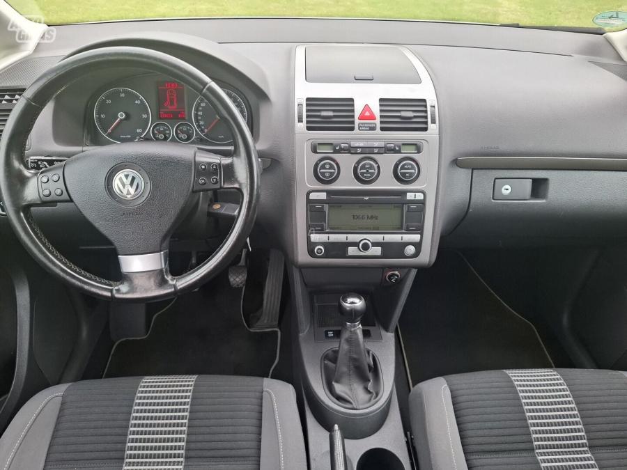Volkswagen Touran 2009 Vilkaviškis, ar dzinēja tilpumu 1.90 L un nobraukumu 281 tūkst. km par 3250 €, foto 15 vietnē AUTOMOTO.COM.LV