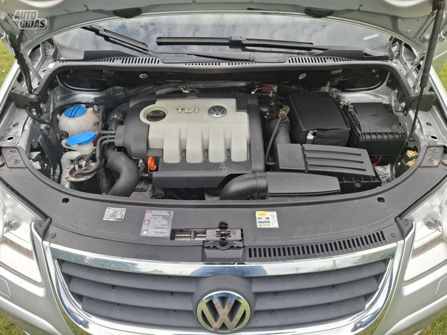 Volkswagen Touran 2009 Vilkaviškis, ar dzinēja tilpumu 1.90 L un nobraukumu 281 tūkst. km par 3250 €, foto 16 vietnē AUTOMOTO.COM.LV