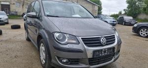 Volkswagen Touran 2009 in Utena, with an engine capacity of 2.00 L and mileage of 257 thousand km for 4450 €, photo 5 on AUTOMOTO.COM.LV