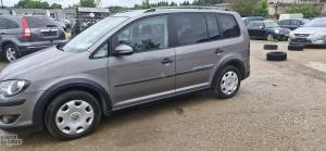 Volkswagen Touran 2009 in Utena, with an engine capacity of 2.00 L and mileage of 257 thousand km for 4450 €, photo 12 on AUTOMOTO.COM.LV
