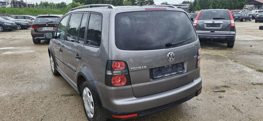 Volkswagen Touran 2009 in Utena, with an engine capacity of 2.00 L and mileage of 257 thousand km for 4450 €, photo 19 on AUTOMOTO.COM.LV