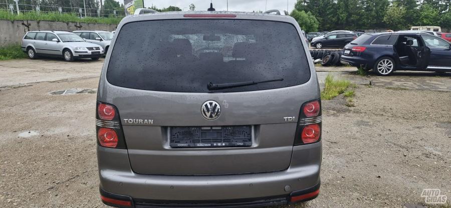 Volkswagen Touran 2009 in Utena, with an engine capacity of 2.00 L and mileage of 257 thousand km for 4450 €, photo 21 on AUTOMOTO.COM.LV