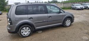 Volkswagen Touran 2009 in Utena, with an engine capacity of 2.00 L and mileage of 257 thousand km for 4450 €, photo 27 on AUTOMOTO.COM.LV