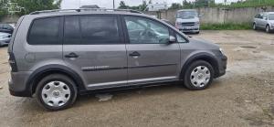 Volkswagen Touran 2009 in Utena, with an engine capacity of 2.00 L and mileage of 257 thousand km for 4450 €, photo 28 on AUTOMOTO.COM.LV