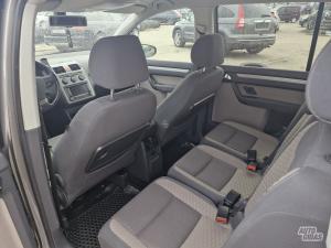 Volkswagen Touran 2009 in Utena, with an engine capacity of 2.00 L and mileage of 257 thousand km for 4450 €, photo 32 on AUTOMOTO.COM.LV