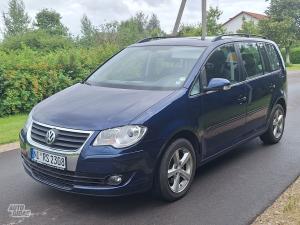 Volkswagen Touran 2009 in Mazeikiai, with an engine capacity of 1.90 L and mileage of 300 thousand km for 4150 €, photo  on AUTOMOTO.COM.LV