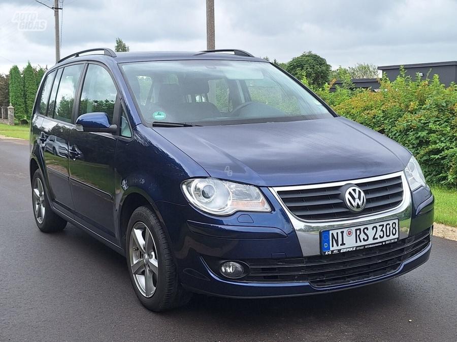 Volkswagen Touran 2009 in Mazeikiai, with an engine capacity of 1.90 L and mileage of 300 thousand km for 4150 €, photo 5 on AUTOMOTO.COM.LV