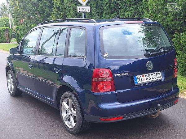 Volkswagen Touran 2009 in Mazeikiai, with an engine capacity of 1.90 L and mileage of 300 thousand km for 4150 €, photo 6 on AUTOMOTO.COM.LV