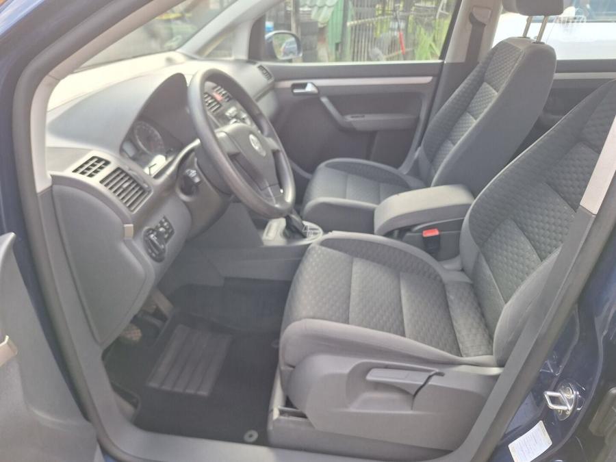 Volkswagen Touran 2009 Mažeikiai, ar dzinēja tilpumu 1.90 L un nobraukumu 300 tūkst. km par 4150 €, foto 15 vietnē AUTOMOTO.COM.LV