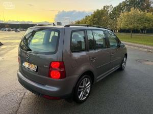 Volkswagen Touran 2009 in Mazeikiai, with an engine capacity of 1.90 L and mileage of 256 thousand km for 4100 €, photo 8 on AUTOMOTO.COM.LV