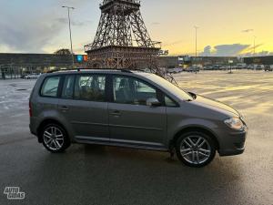 Volkswagen Touran 2009 in Mazeikiai, with an engine capacity of 1.90 L and mileage of 256 thousand km for 4100 €, photo 9 on AUTOMOTO.COM.LV