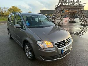 Volkswagen Touran 2009 in Mazeikiai, with an engine capacity of 1.90 L and mileage of 256 thousand km for 4100 €, photo 10 on AUTOMOTO.COM.LV