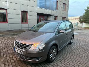 Volkswagen Touran 2009 in Mazeikiai, with an engine capacity of 1.90 L and mileage of 256 thousand km for 4100 €, photo 11 on AUTOMOTO.COM.LV
