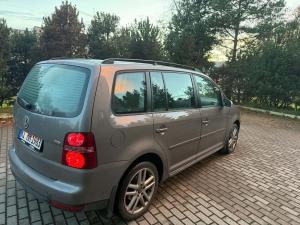 Volkswagen Touran 2009 in Mazeikiai, with an engine capacity of 1.90 L and mileage of 256 thousand km for 4100 €, photo 12 on AUTOMOTO.COM.LV