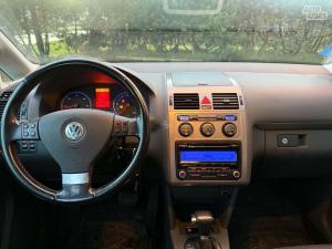 Volkswagen Touran 2009 in Mazeikiai, with an engine capacity of 1.90 L and mileage of 256 thousand km for 4100 €, photo 25 on AUTOMOTO.COM.LV