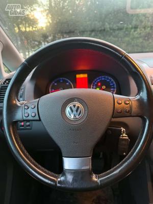 Volkswagen Touran 2009 in Mazeikiai, with an engine capacity of 1.90 L and mileage of 256 thousand km for 4100 €, photo 27 on AUTOMOTO.COM.LV