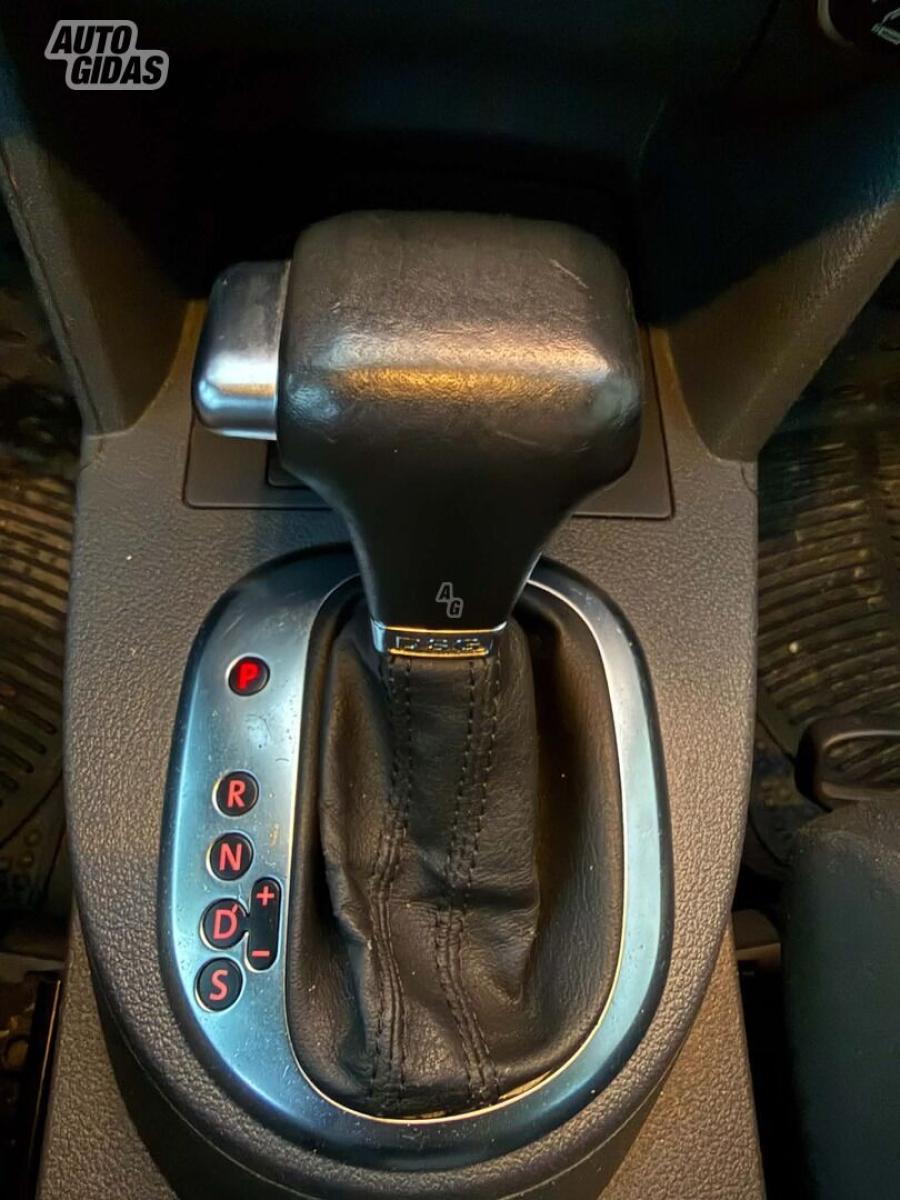 Volkswagen Touran 2009 in Mazeikiai, with an engine capacity of 1.90 L and mileage of 256 thousand km for 4100 €, photo 28 on AUTOMOTO.COM.LV