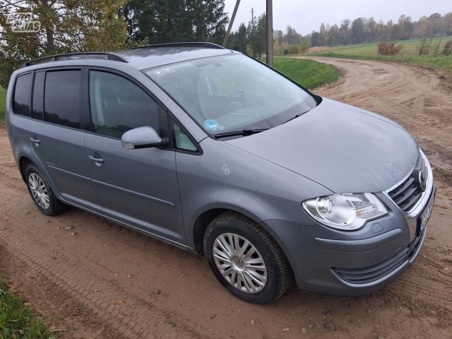 Volkswagen Touran 2009 Kupiškis, ar dzinēja tilpumu 1.40 L un nobraukumu 218 tūkst. km par 1800 €, foto 4 vietnē AUTOMOTO.COM.LV