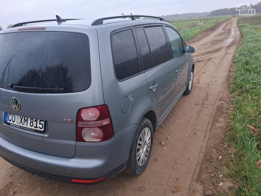 Volkswagen Touran 2009 Kupiškis, ar dzinēja tilpumu 1.40 L un nobraukumu 218 tūkst. km par 1800 €, foto 5 vietnē AUTOMOTO.COM.LV