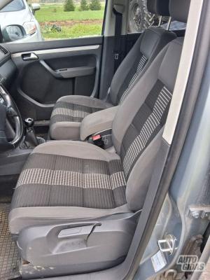 Volkswagen Touran 2009 Kupiškis, ar dzinēja tilpumu 1.40 L un nobraukumu 218 tūkst. km par 1800 €, foto 9 vietnē AUTOMOTO.COM.LV