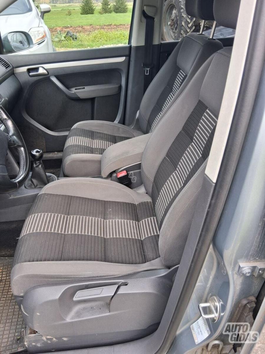 Volkswagen Touran 2009 Kupiškis, ar dzinēja tilpumu 1.40 L un nobraukumu 218 tūkst. km par 1800 €, foto 9 vietnē AUTOMOTO.COM.LV