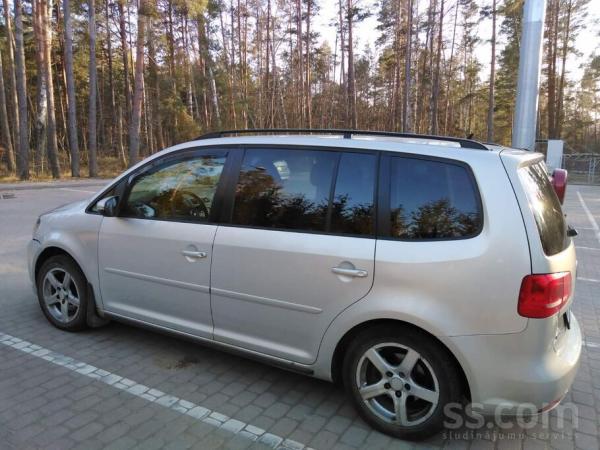 Volkswagen Touran 2010 in Riga, with an engine capacity of 1.40 L and mileage of 225 thousand km for 2500 €, photo 3 on AUTOMOTO.COM.LV