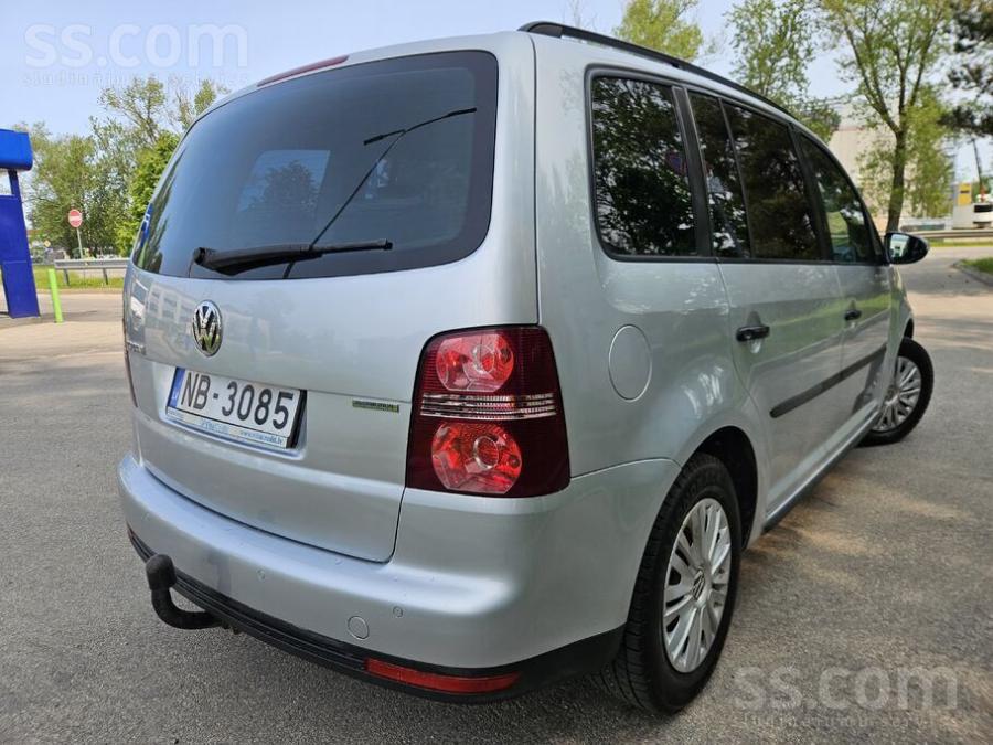 Volkswagen Touran 2010 in Riga, with an engine capacity of 1.90 L and mileage of 0 thousand km for 2950 €, photo 10 on AUTOMOTO.COM.LV
