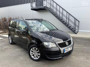 Volkswagen Touran 2010 in Kaunas, with an engine capacity of 2.00 L and mileage of 340 thousand km for 2350 €, photo 4 on AUTOMOTO.COM.LV