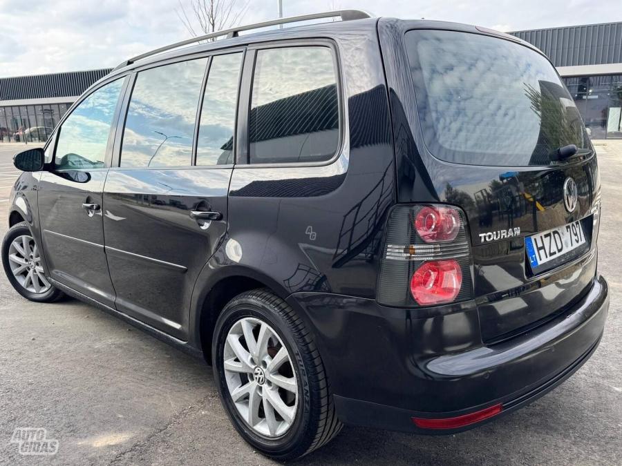 Volkswagen Touran 2010 Kauņa, ar dzinēja tilpumu 2.00 L un nobraukumu 340 tūkst. km par 1900 €, foto 3 vietnē AUTOMOTO.COM.LV