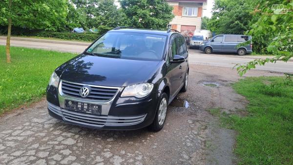 Фольксваген Туран 2010 в Вильнюс, объемом двигателя 1.90 л и пробегом 305 тыс. км за 2350 €, фото 3 на AUTOMOTO.COM.LV