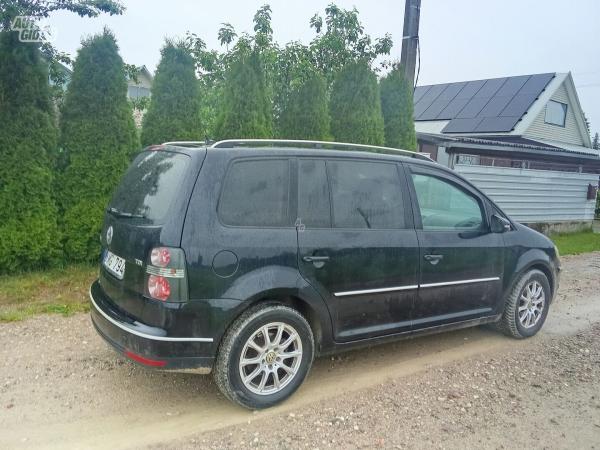 Volkswagen Touran 2010 in Vilnius, with an engine capacity of 1.90 L and mileage of 278 thousand km for 4100 €, photo 5 on AUTOMOTO.COM.LV