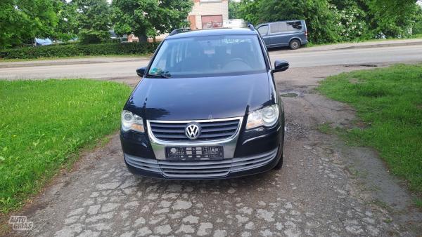 Volkswagen Touran 2010 Viļņa, ar dzinēja tilpumu 1.90 L un nobraukumu 305 tūkst. km par 2900 €, foto 1 vietnē AUTOMOTO.COM.LV