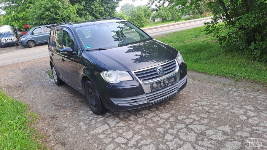Volkswagen Touran 2010 Viļņa, ar dzinēja tilpumu 1.90 L un nobraukumu 305 tūkst. km par 2550 €, foto 3 vietnē AUTOMOTO.COM.LV