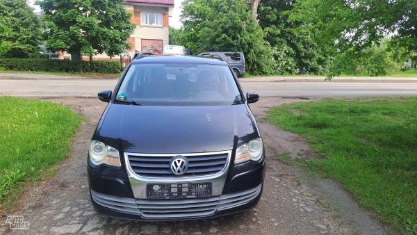 Volkswagen Touran 2010 Viļņa, ar dzinēja tilpumu 1.90 L un nobraukumu 305 tūkst. km par 2900 €, foto 6 vietnē AUTOMOTO.COM.LV