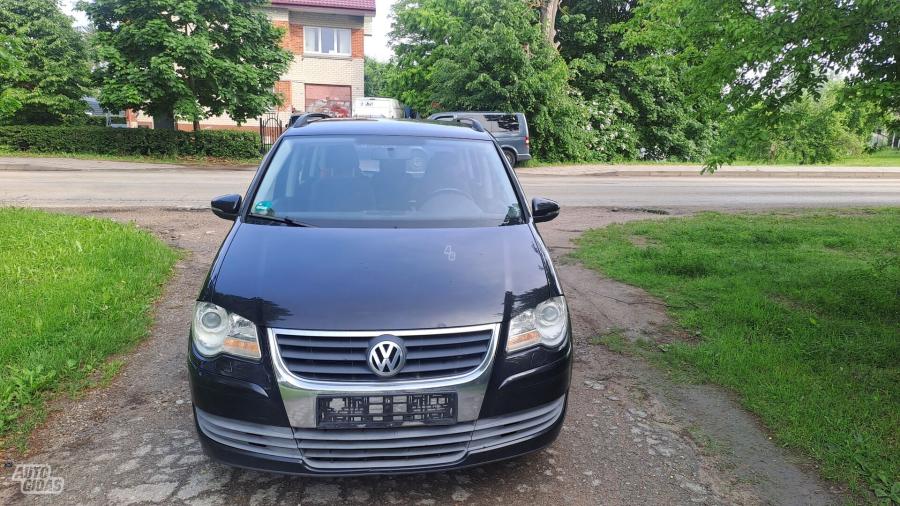 Volkswagen Touran 2010 Viļņa, ar dzinēja tilpumu 1.90 L un nobraukumu 305 tūkst. km par 2550 €, foto 7 vietnē AUTOMOTO.COM.LV