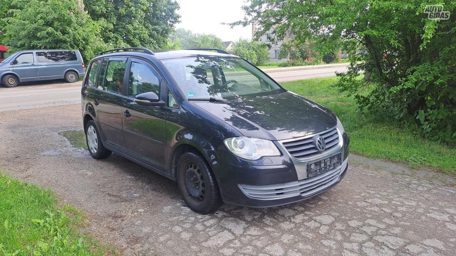 Volkswagen Touran 2010 Viļņa, ar dzinēja tilpumu 1.90 L un nobraukumu 305 tūkst. km par 2550 €, foto 8 vietnē AUTOMOTO.COM.LV