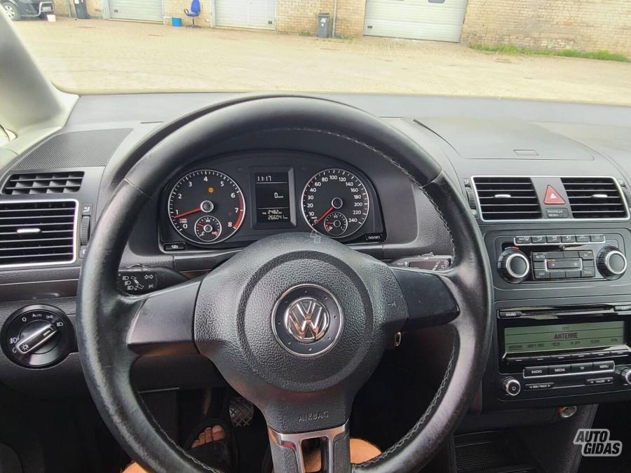 Volkswagen Touran 2010 Marijampole, ar dzinēja tilpumu 1.40 L un nobraukumu 260 tūkst. km par 4650 €, foto 17 vietnē AUTOMOTO.COM.LV