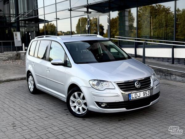 Volkswagen Touran 2010 in Vilnius, with an engine capacity of 2.00 L and mileage of 290 thousand km for 3500 €, photo 1 on AUTOMOTO.COM.LV