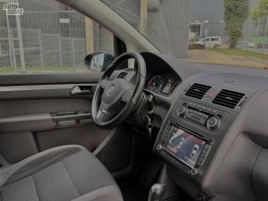 Volkswagen Touran 2010 Kauņa, ar dzinēja tilpumu 2.00 L un nobraukumu 298 tūkst. km par 5950 €, foto 20 vietnē AUTOMOTO.COM.LV