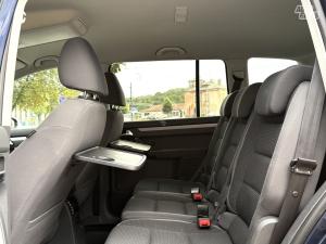 Volkswagen Touran 2010 Kauņa, ar dzinēja tilpumu 2.00 L un nobraukumu 298 tūkst. km par 5950 €, foto 27 vietnē AUTOMOTO.COM.LV
