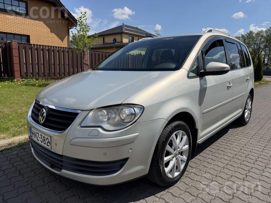 Volkswagen Touran 2010 in Riga, with an engine capacity of 1.90 L and mileage of 266 thousand km for 2950 €, photo 1 on AUTOMOTO.COM.LV