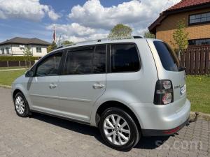 Volkswagen Touran 2010 in Riga, with an engine capacity of 1.90 L and mileage of 266 thousand km for 2950 €, photo 5 on AUTOMOTO.COM.LV
