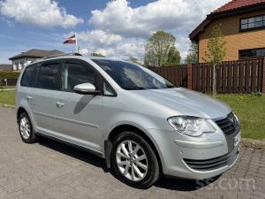 Volkswagen Touran 2010 in Riga, with an engine capacity of 1.90 L and mileage of 266 thousand km for 2950 €, photo 7 on AUTOMOTO.COM.LV