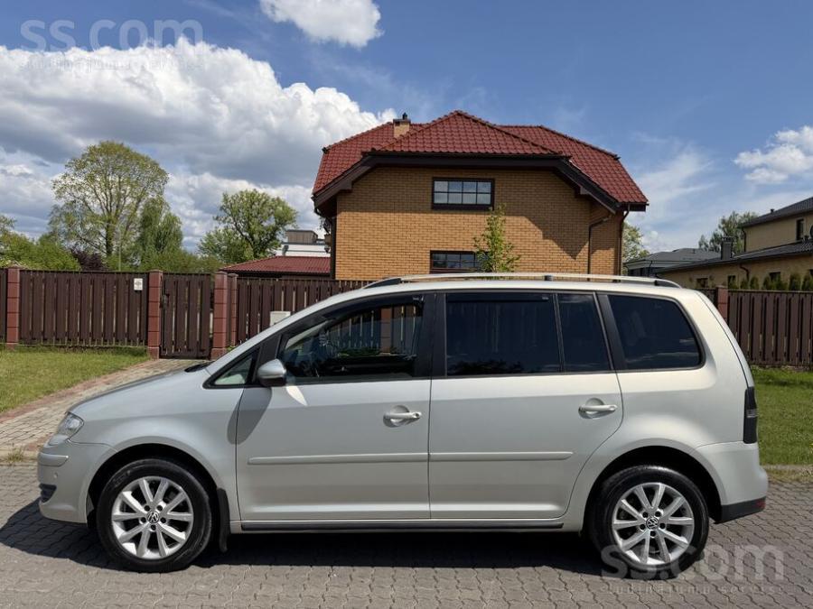 Volkswagen Touran 2010 in Riga, with an engine capacity of 1.90 L and mileage of 266 thousand km for 2950 €, photo 10 on AUTOMOTO.COM.LV