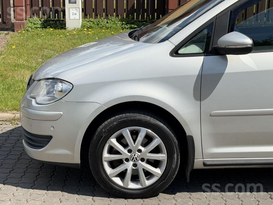 Volkswagen Touran 2010 in Riga, with an engine capacity of 1.90 L and mileage of 266 thousand km for 2950 €, photo 11 on AUTOMOTO.COM.LV