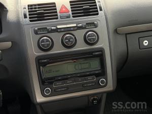 Volkswagen Touran 2010 in Riga, with an engine capacity of 1.90 L and mileage of 266 thousand km for 2950 €, photo 15 on AUTOMOTO.COM.LV